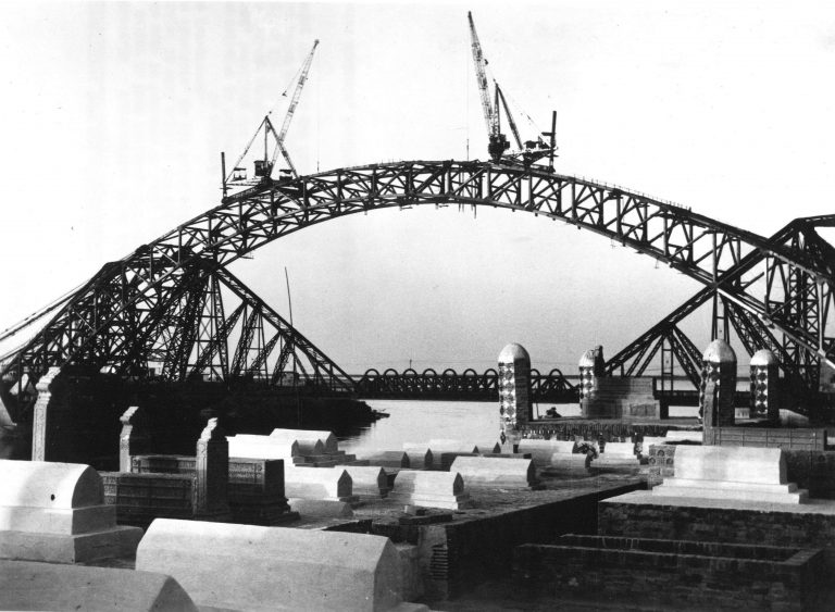 Construction of Lansdowne Bridge, Sukkur, 1885-1889 – Cambridge ...
